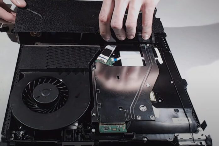 How to Remove the PS4 Cover to Clean the Inside of the Console - Games ...