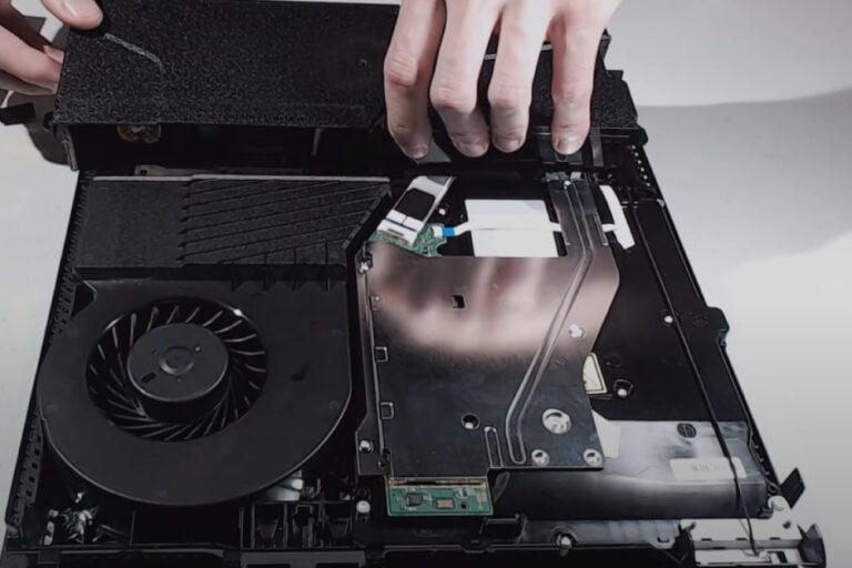 How to Remove the PS4 Cover to Clean the Inside of the Console - Games ...